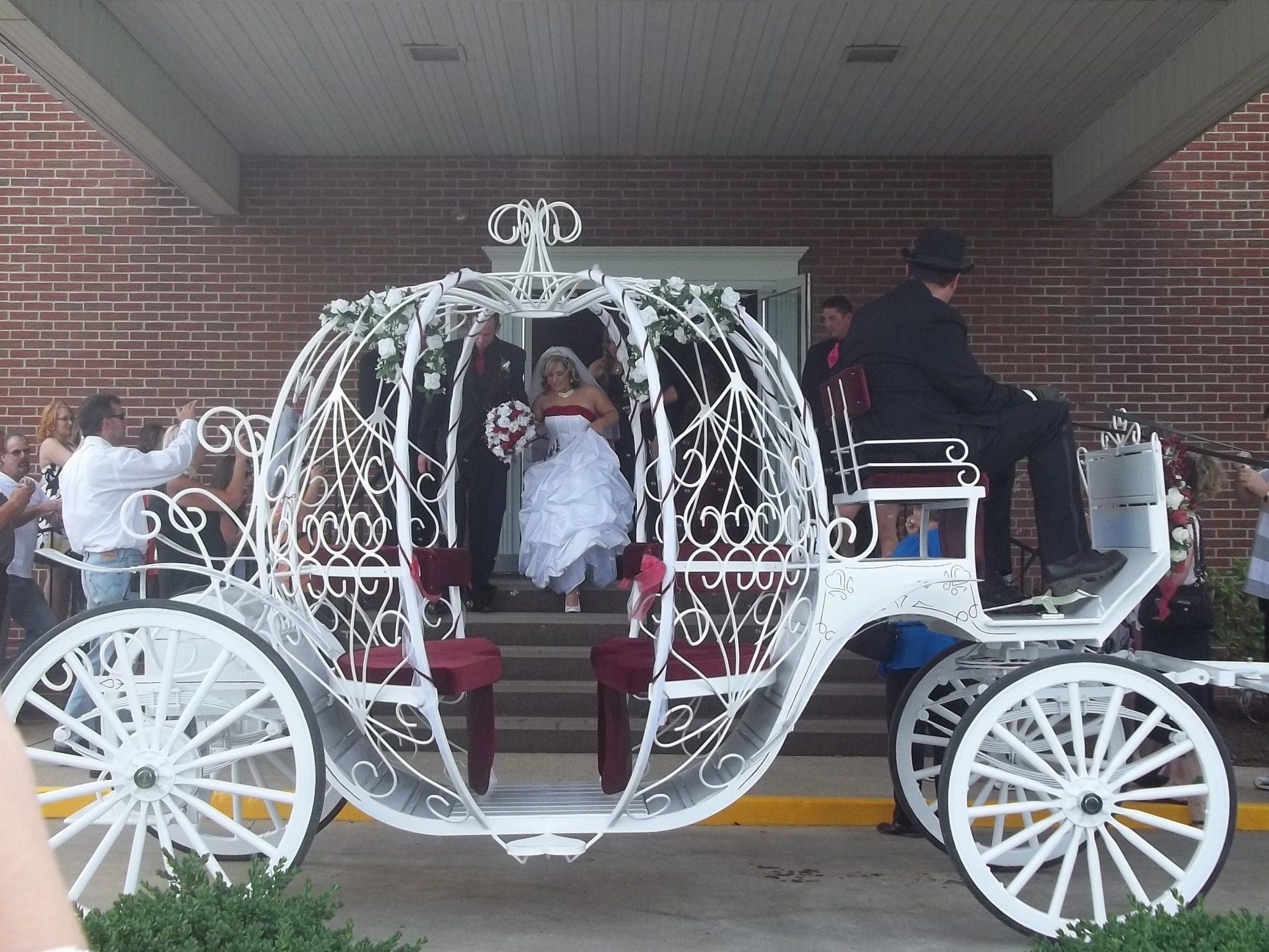 Weddings, Quinceanera,& Proms - Horse Drawn Wedding Carriage Rides